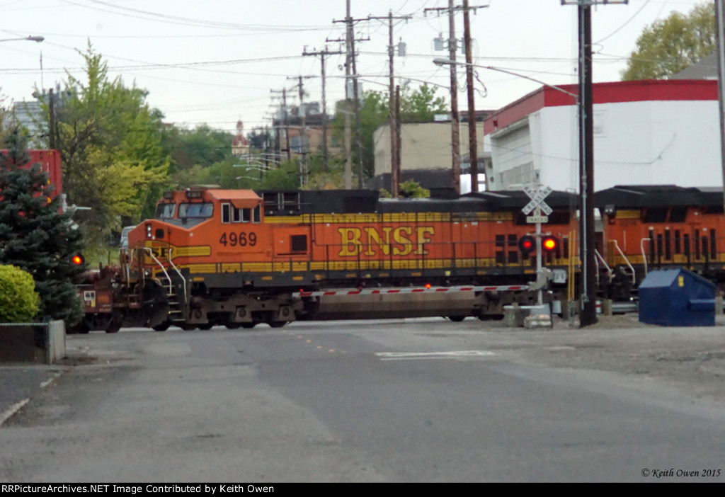 BNSF 4969